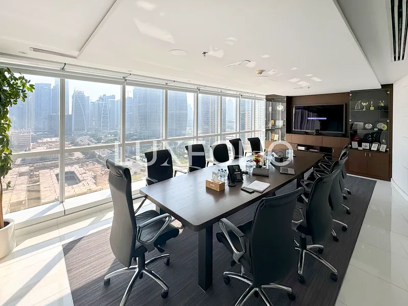 مكتب للإيجار: Available Now | Half Floor | Grade A | دوبيزل دبي