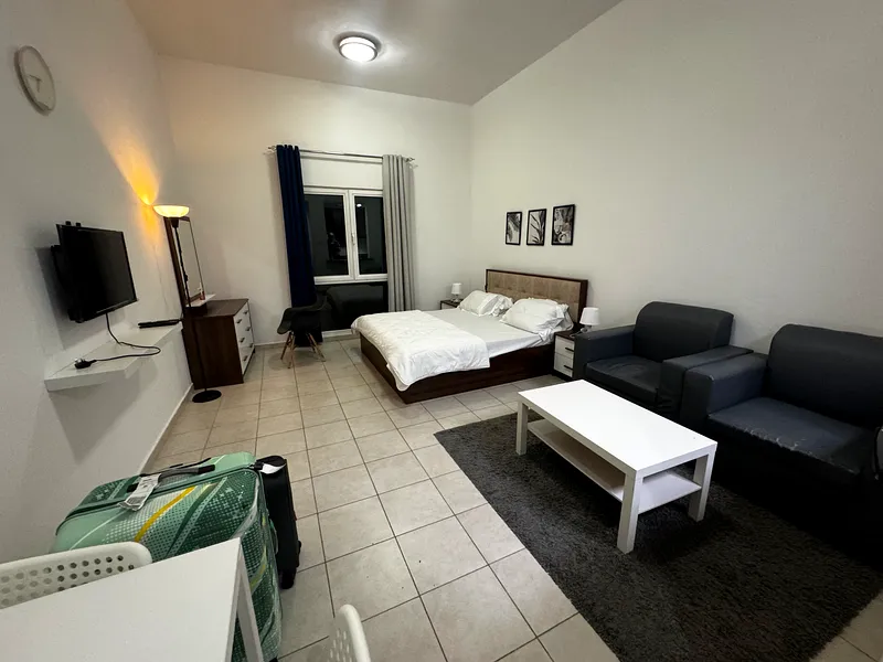 Apartment: Spacious Studio Nearest Metro || Family Friendly Community ...