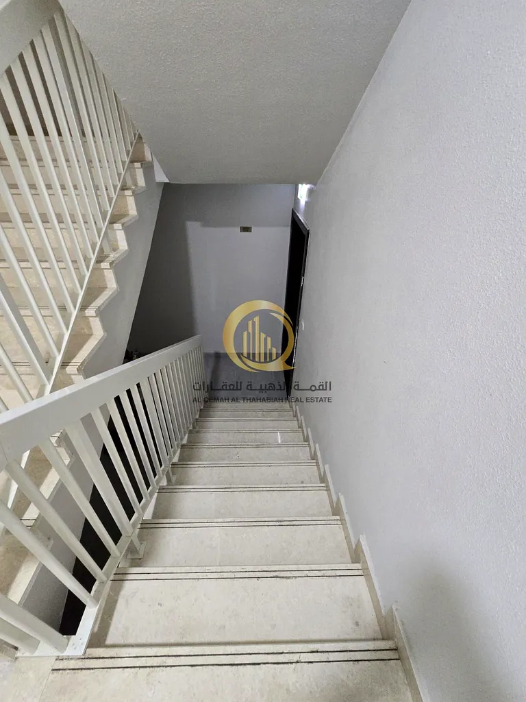 مبنى تجاري: بنايه للبيع الحوشي ضاحيه البديع ارضي واول مساحه 6000 قدم ...