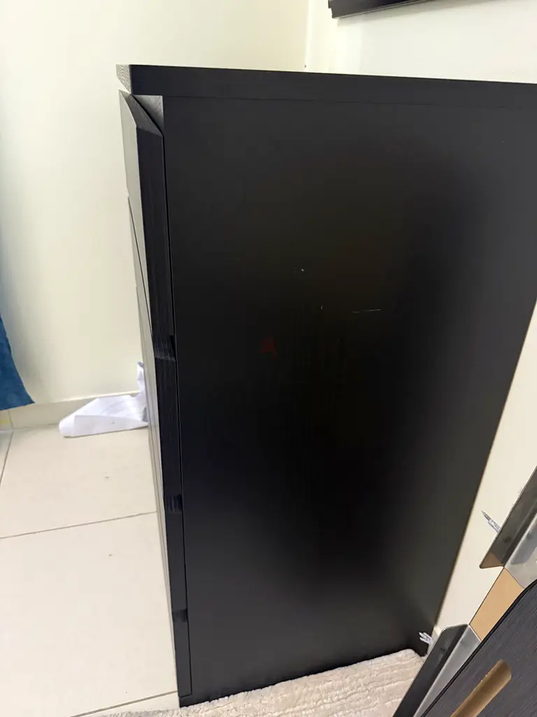 Sleek Modern Wardrobe for Sale | dubizzle UAE