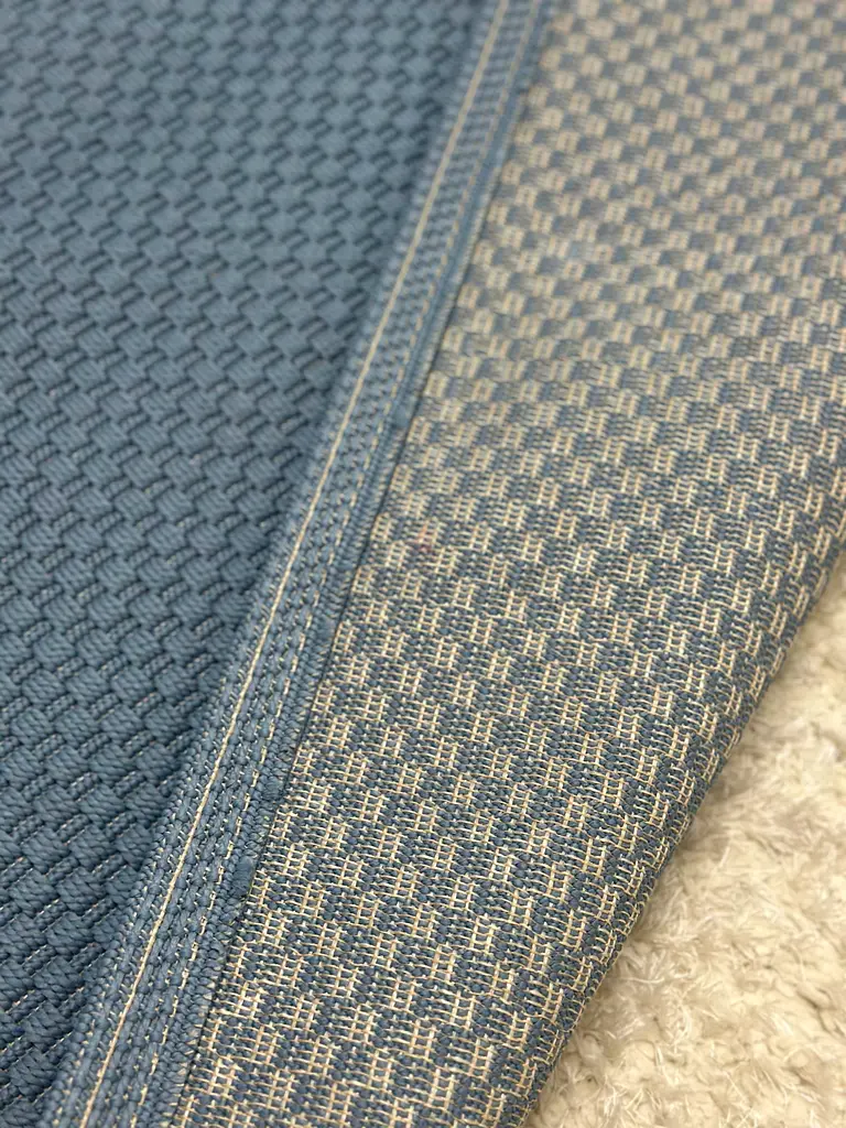 Stylish Blue Decorative Rug | dubizzle Dubai