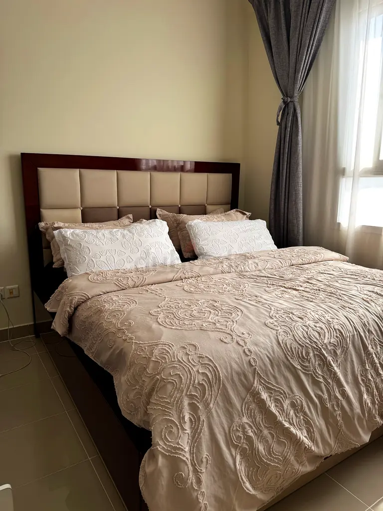 Elegant King Size Bed with Mattress | dubizzle Dubai