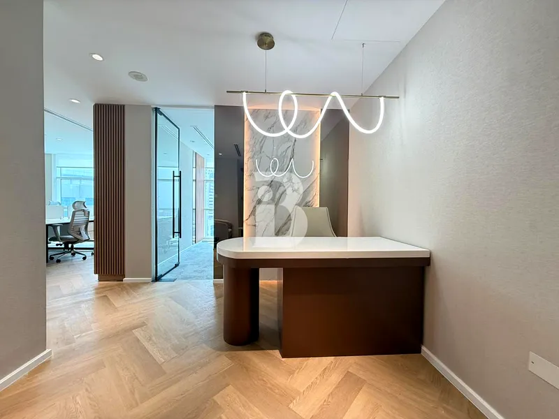 مكتب للإيجار: Luxury Office with Modern Fit-Out | Thuraya Tower ...
