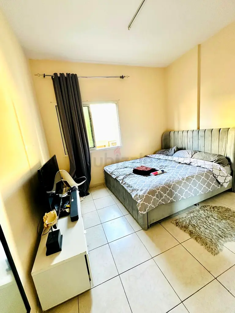 Apartment: Room | dubizzle UAE