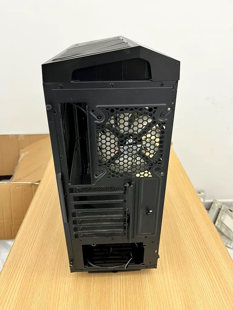 Premium Gaming PC Case: RAIDMAX Enigma (ATX) + Corsair Airflow Fans ...
