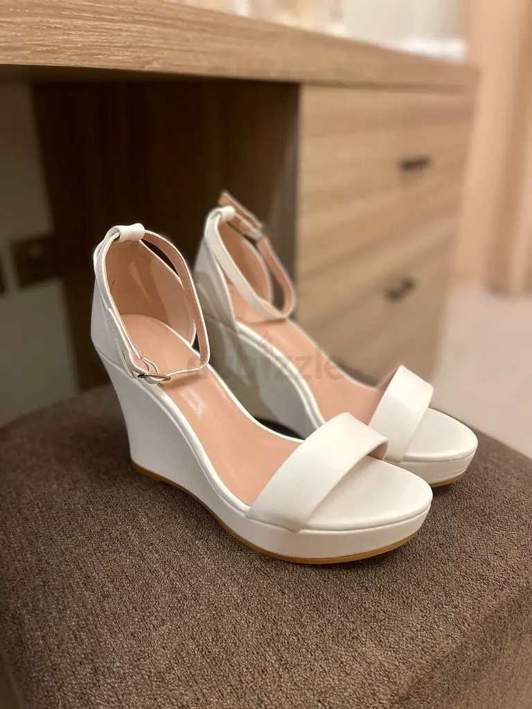 Women’s white heels | dubizzle Dubai