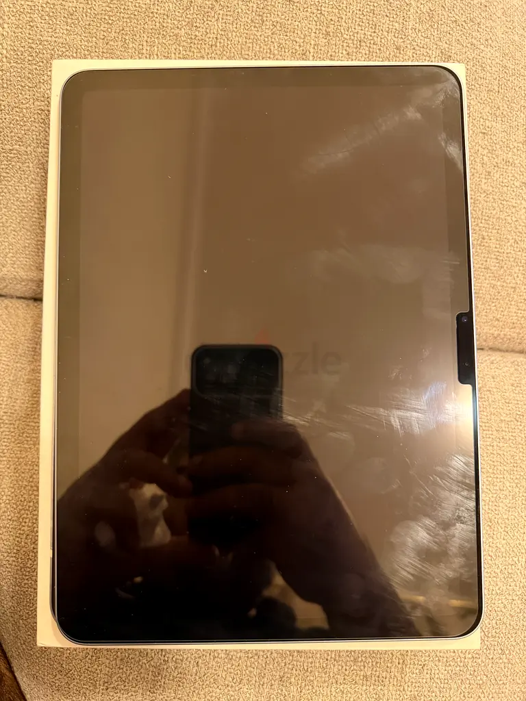 Apple iPad air 11-inch 2025, 256 gb - Like New! | dubizzle Dubai