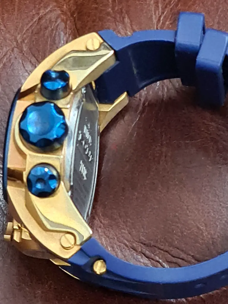 Invicta very big dail , need big forearm | dubizzle Dubai