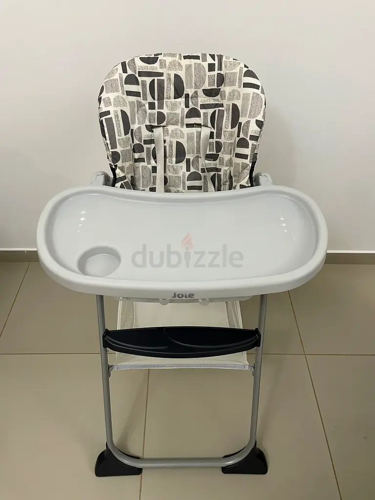 Joie Mimzy Snacker High Chair in Great Condition for Sale | dubizzle Dubai