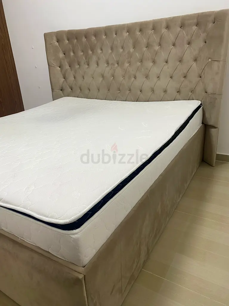 Queen Size Bed for Sale with mattresse(180x200$ | dubizzle Dubai