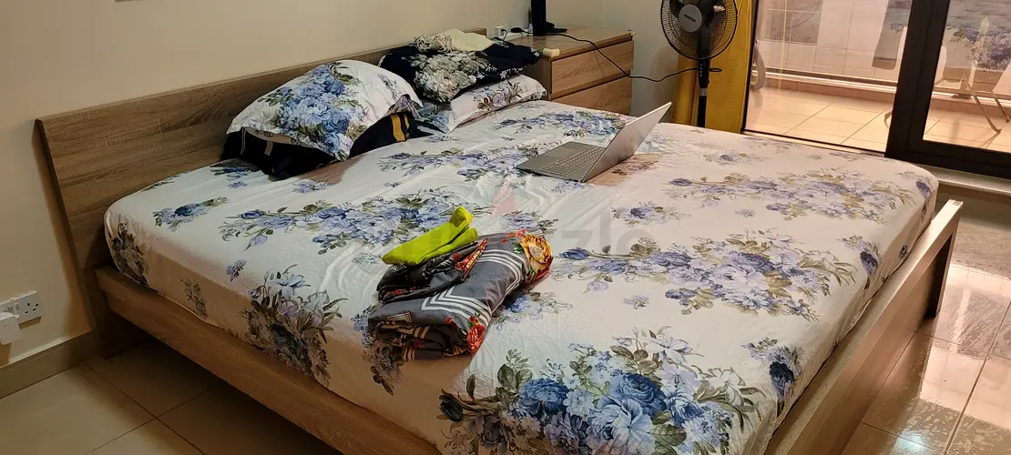 King Size Bed - 180 x 200 - Wood Finish - Value Deal | dubizzle Dubai