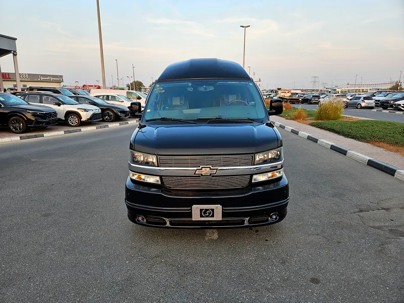CHEVROLET EXPRESS AWD STARCRAFT LOW MILEAGE JAPAN IMPORTED | dubizzle Dubai