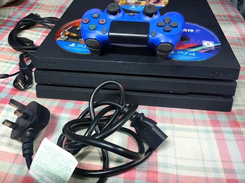 PS4 pro storage 1tb 1 controller 3 CD games for sale | dubizzle Dubai
