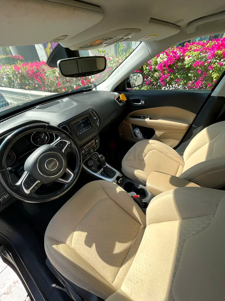 Jeep Compass Grey GCC Specs | dubizzle Dubai