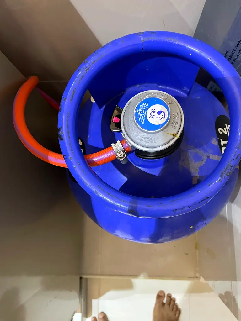 Blue Gas Cylinder, Regulator and hose in good condition, used less than ...