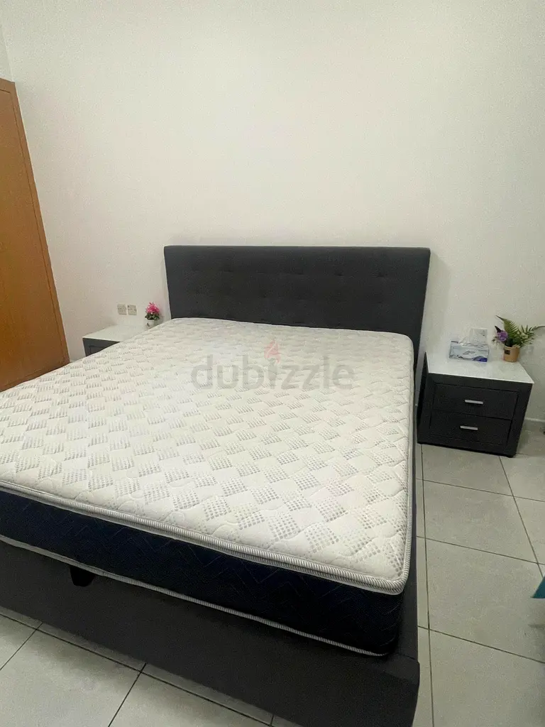 Comfortable Queen Size Bed 160 cm with Modern Nightstand | dubizzle Sharjah