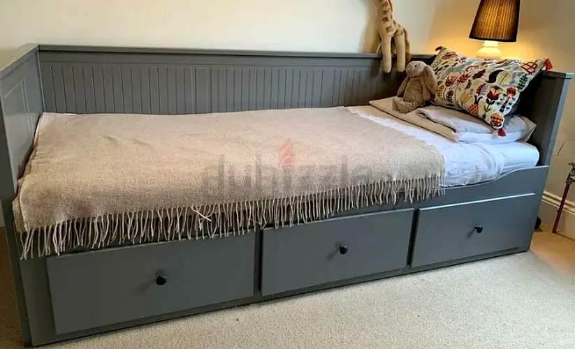 Ikea Hemnes Daybed Frame With 2 Matress 3 Storage Drawers underneath ...
