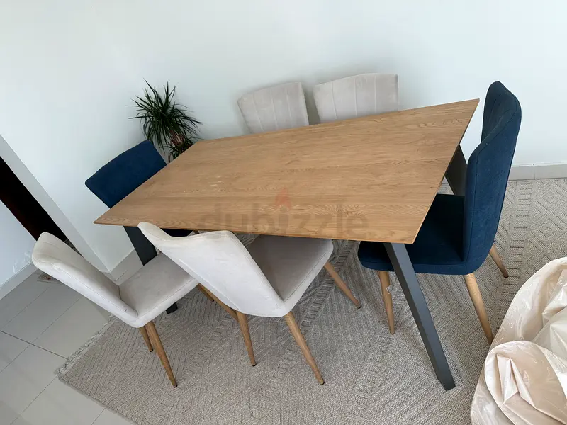 Stylish Dining Table with Comfortable Chairs for Sale | dubizzle Abu Dhabi