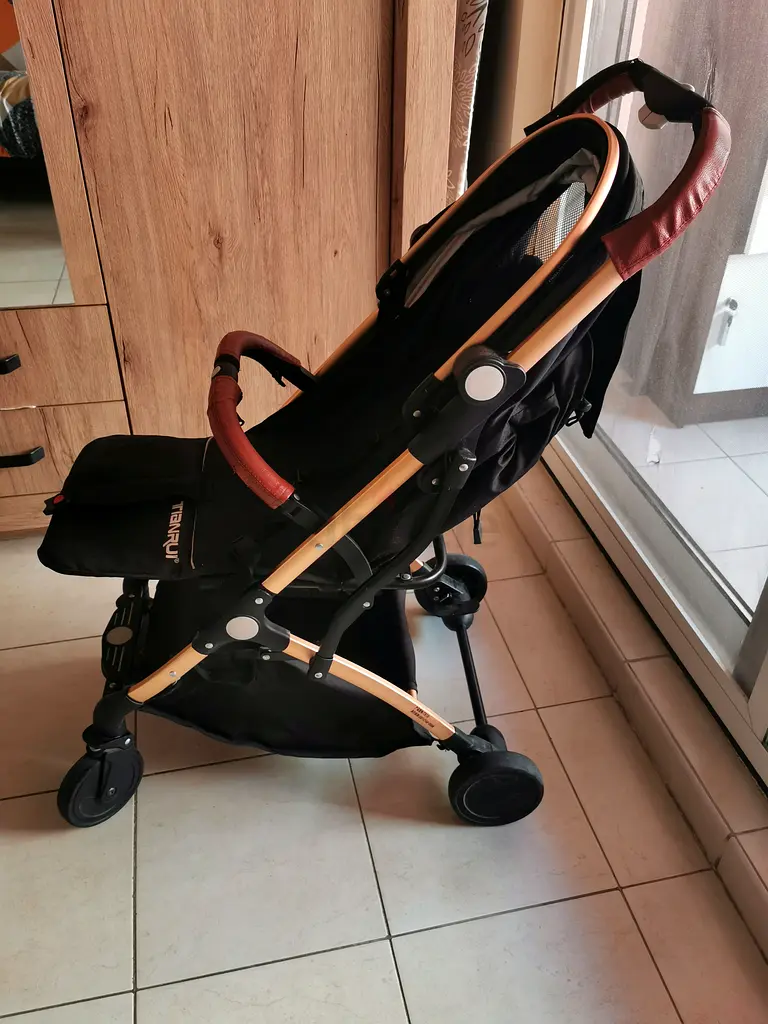 Lightweight and Stylish Baby Stroller for Sale | dubizzle Dubai