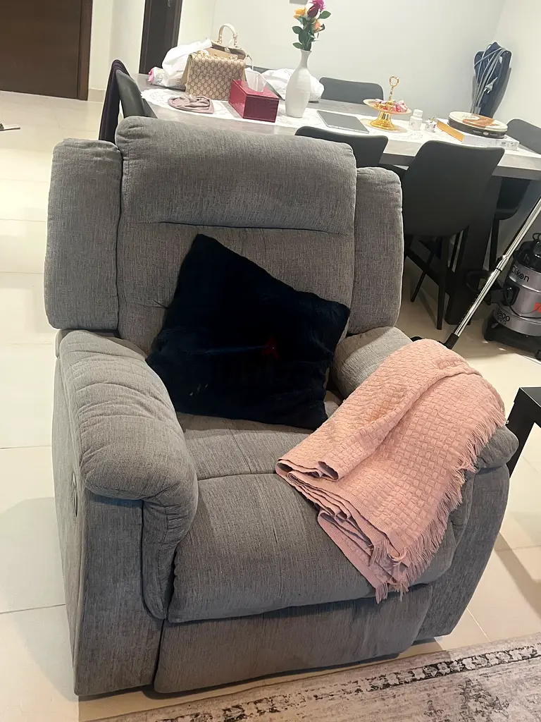 Comfortable Recliner Chair for Relaxation with USB ports in the double ...