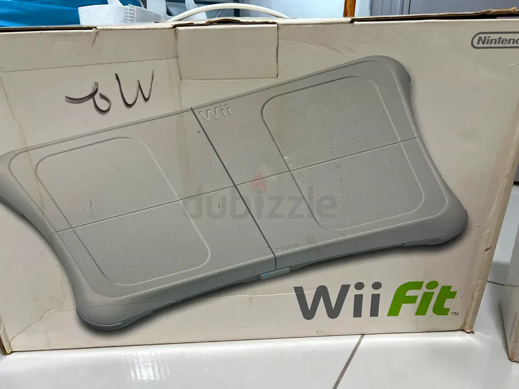 Nintendo Wii + Fit Balance Board with Box | دوبيزل الشارقة