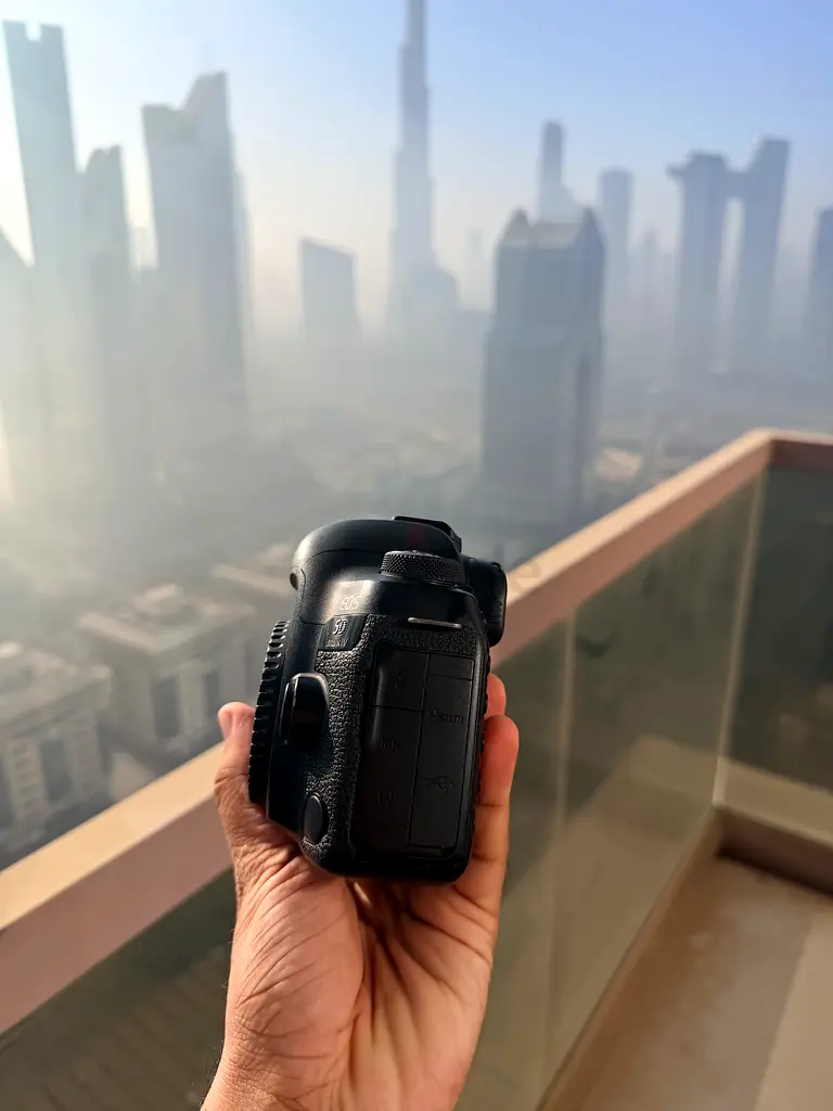 Canon 5D mark IV Box piece in neat and condition | dubizzle Dubai