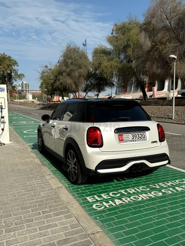 Mini Cooper S hatchback 5 door luxury JCW KIT | dubizzle Abu Dhabi