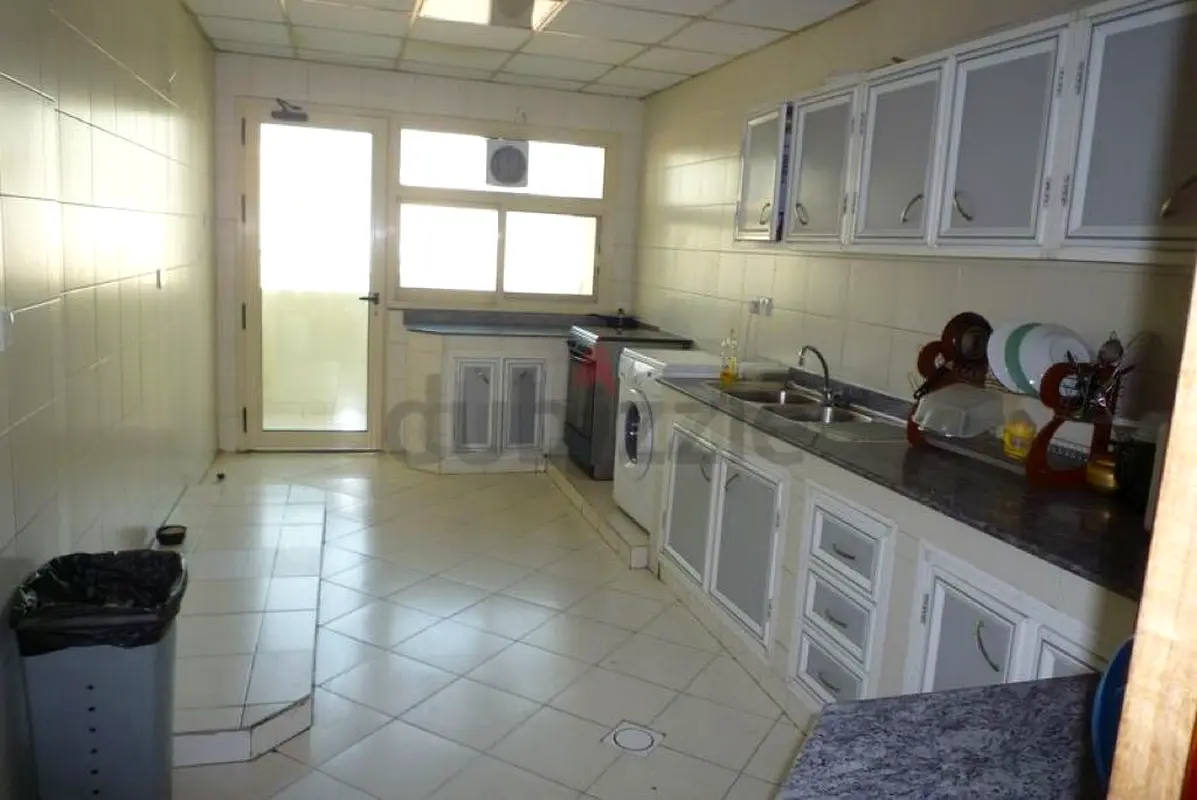 Apartment: Bedspace available @ DAFZA METRO | dubizzle Dubai