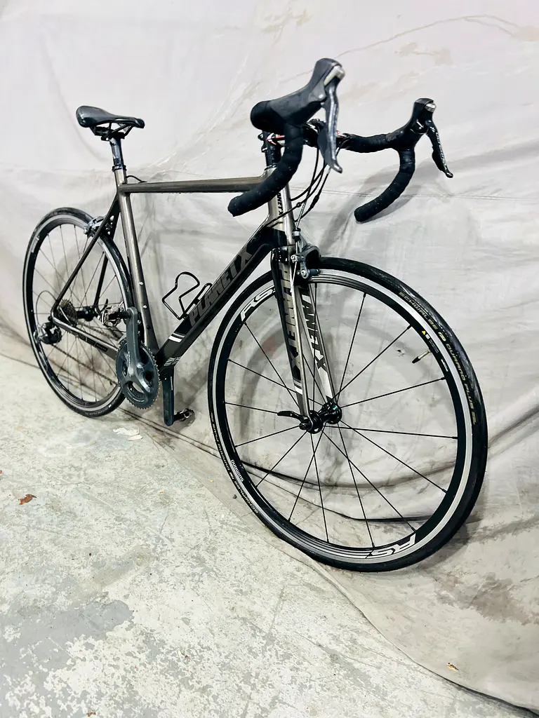 Road bike full carbon UK made | dubizzle Sharjah