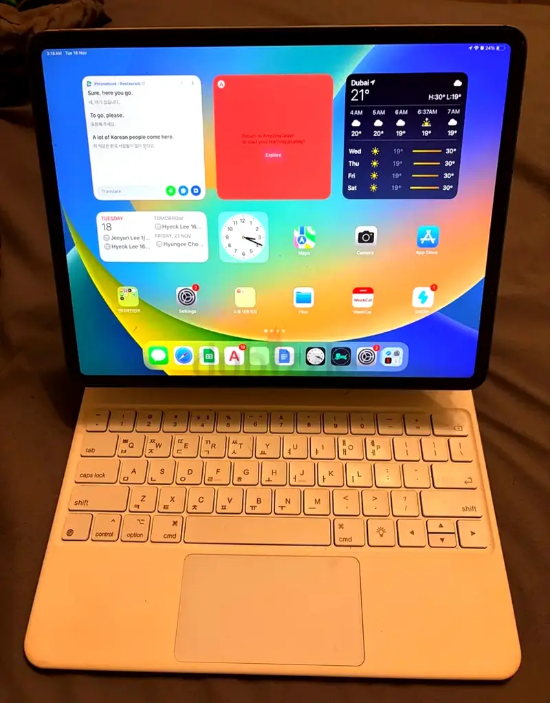 Apple iPad Pro 4th generation 12.9 Wi-Fi + cellular+Bluetooth keyboard- Silver (Like New ...