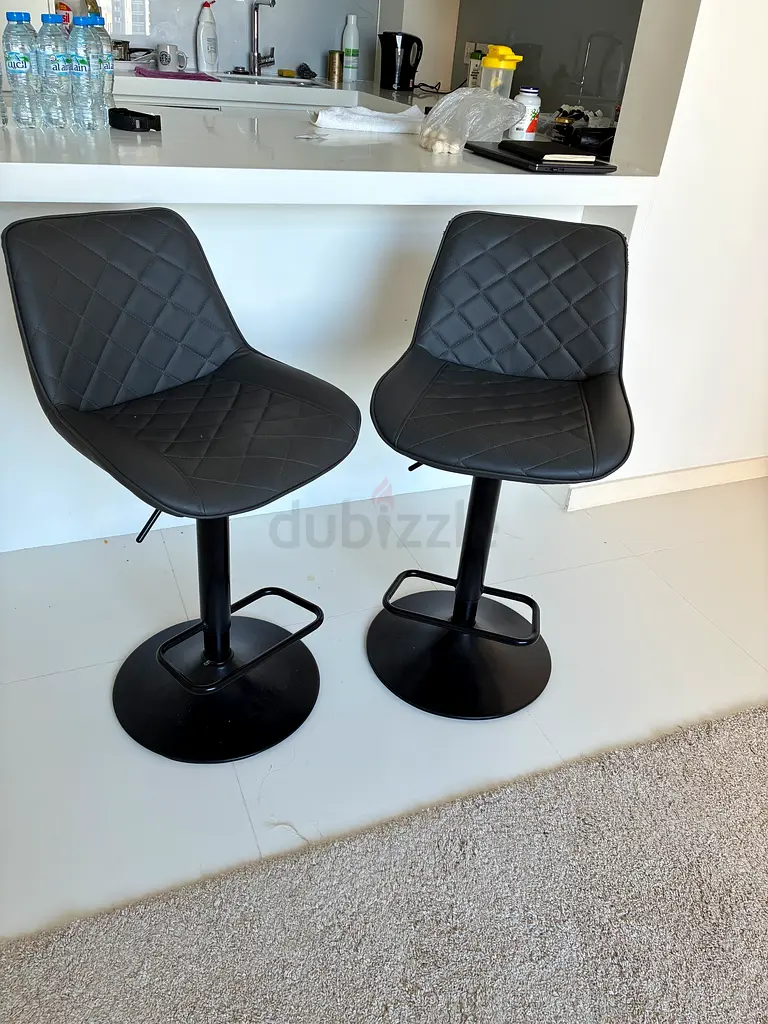 Stylish and Comfortable Bar Stools in Black | dubizzle Abu Dhabi