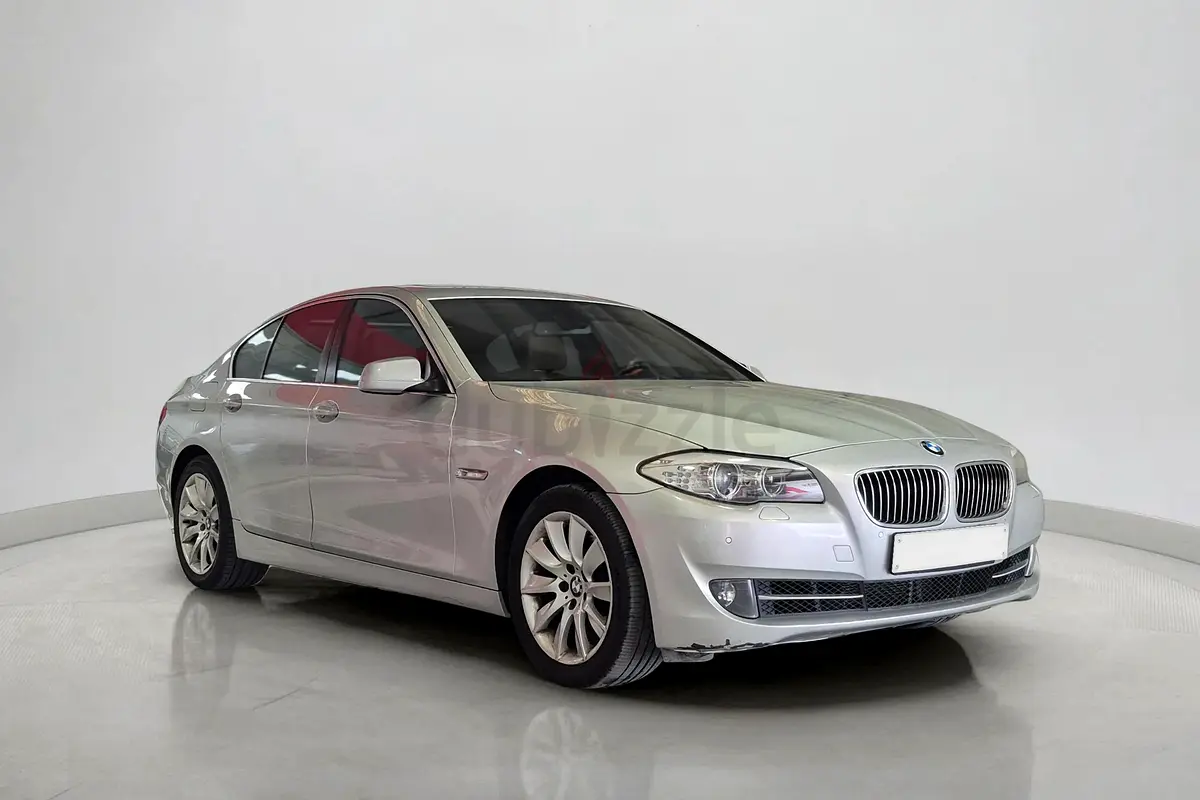 2011 BMW 5-Series 528i 3.0L | GCC Specifications | dubizzle Dubai