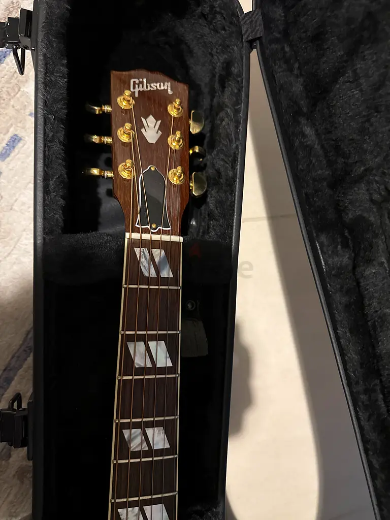 Gibson Songwriter Electo-Acoustic Guitar - Natural Cutaway | dubizzle Dubai