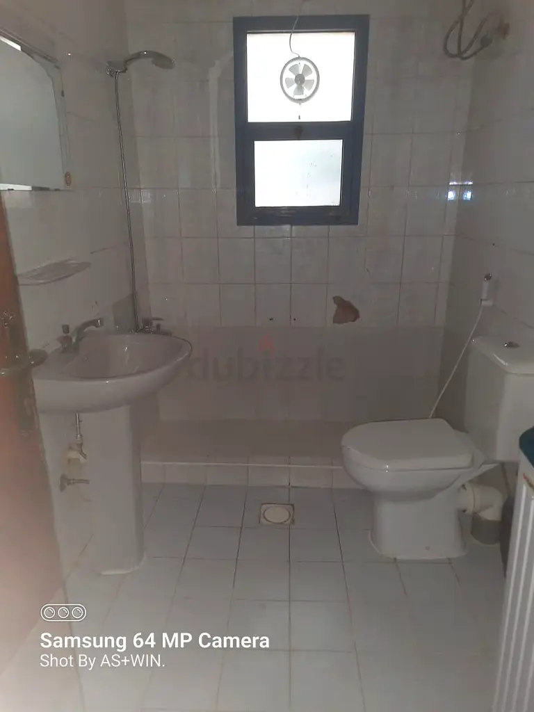 Apartment: BUNKER BEDS FOR BACHELORS (MALES) NEAR BUR JUMAN EXIT 4 (5 ...