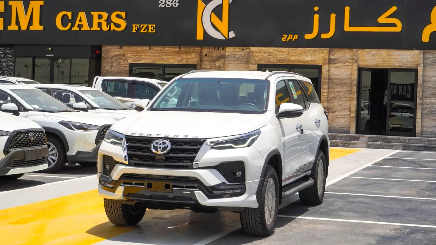 TOYOTA FORTUNER SR5 4.0L V6 PETROL MODEL 2025 | dubizzle Dubai
