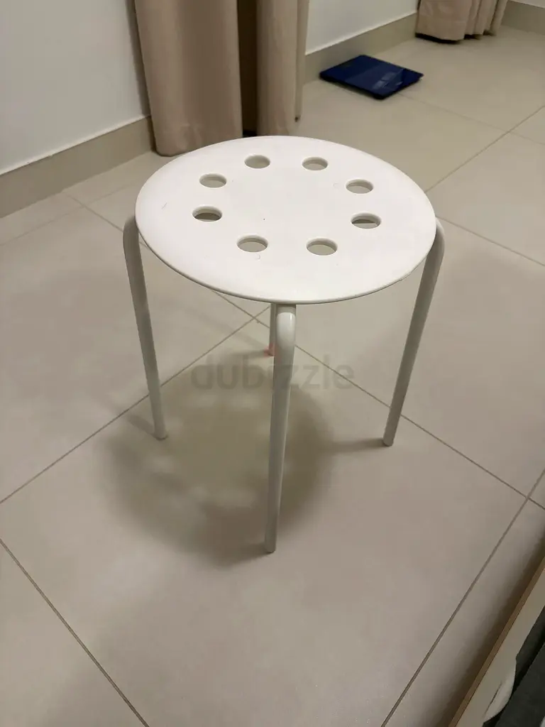 Simple and Sleek Round Stool | dubizzle Abu Dhabi