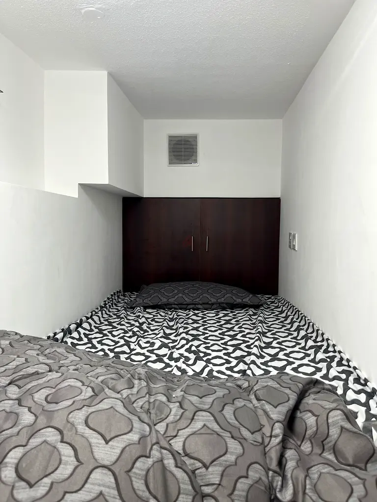 Apartment: LUXURY!! I Executive loft Partition and single And couple ...