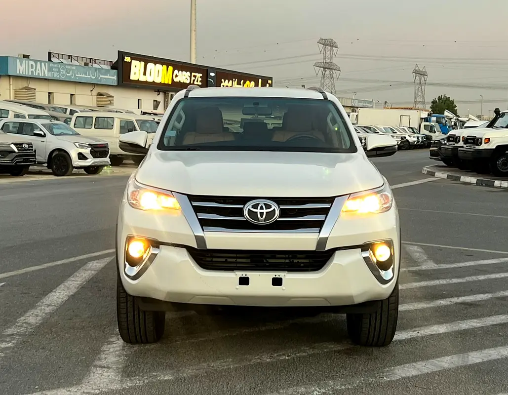 2019 Toyota Fortuner EXR 2.7 L V4 -AWD 4x4 - Rear CAM Sensor - Cruise Control | dubizzle Dubai