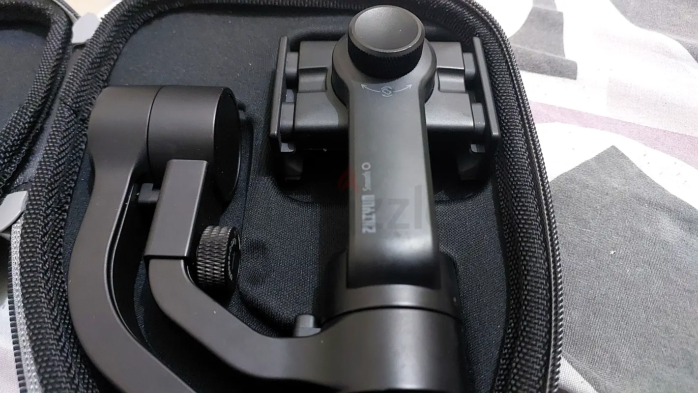 Zhiyun smooth Compact Gimbal Stabilizer for Smooth Footage | dubizzle UAE