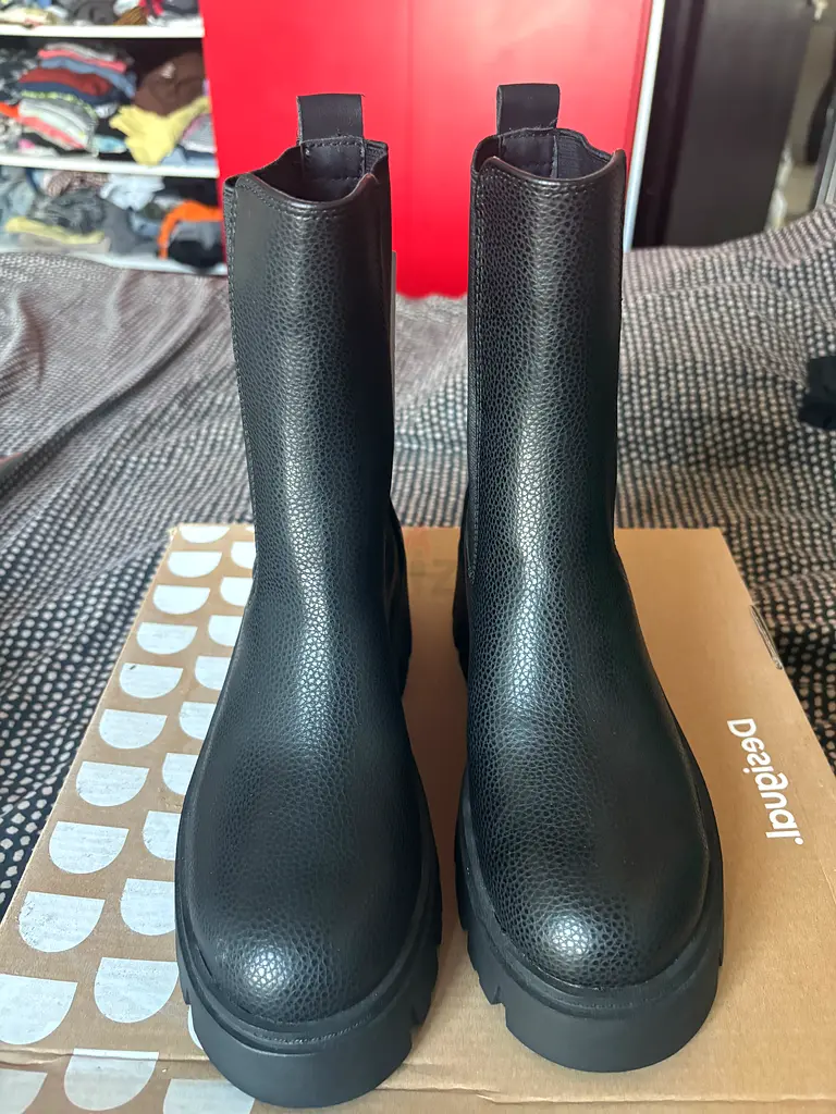 Designual Chelsea boots | dubizzle Dubai