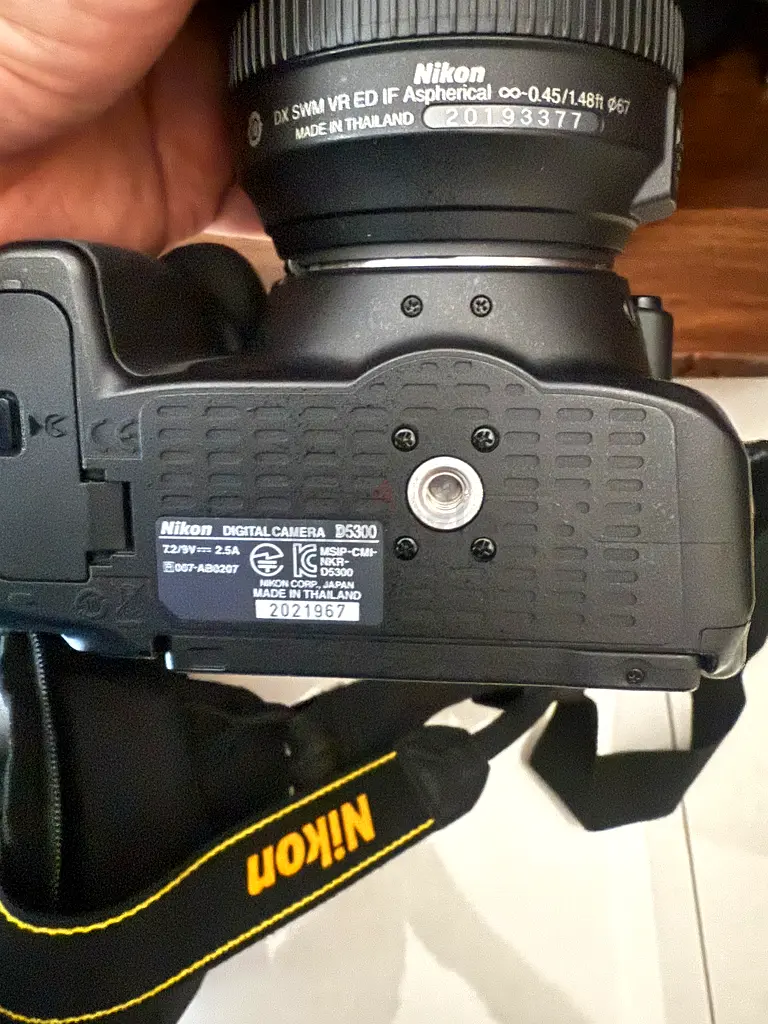 Nikon D5300 SLR camera with nikon VR 18-140 mm lens | dubizzle Abu Dhabi