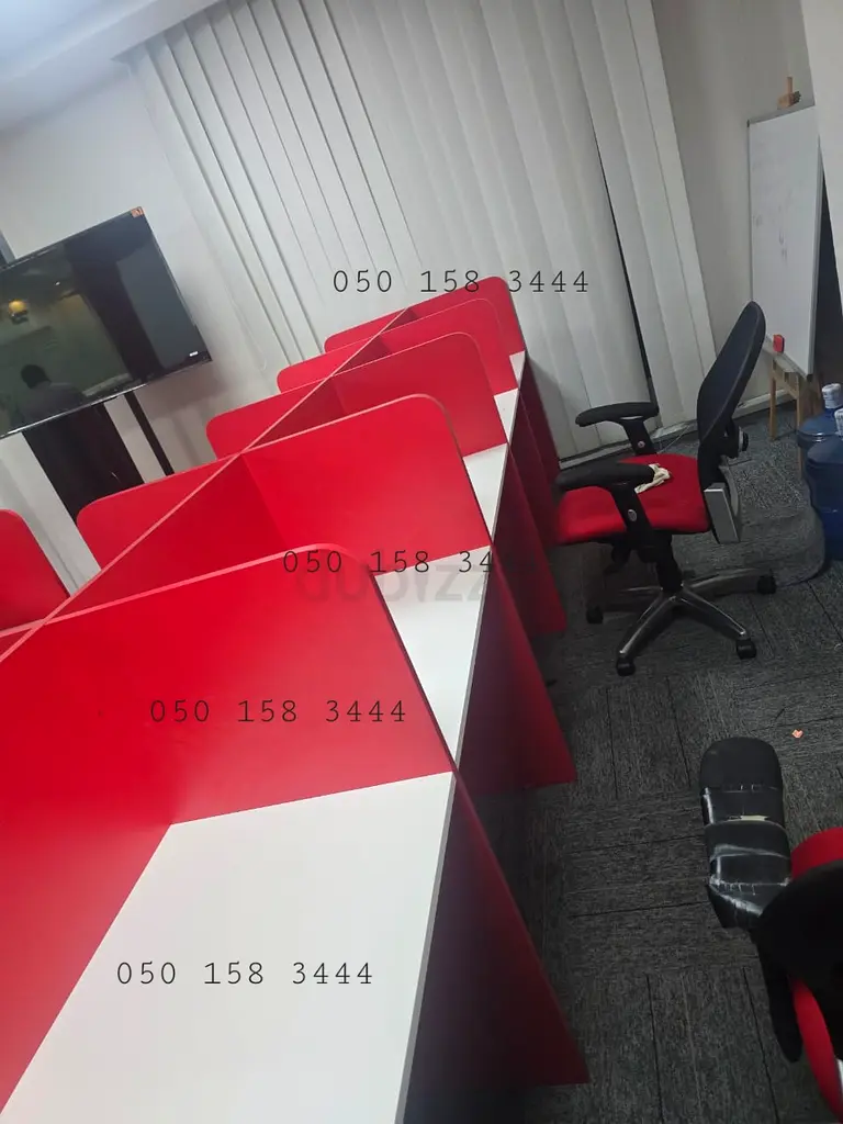 Office castmize desk | dubizzle Dubai