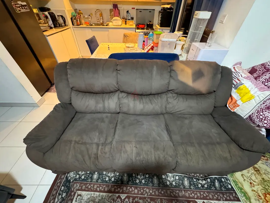 Lazy boy sofa 3 seats and chair | dubizzle Dubai