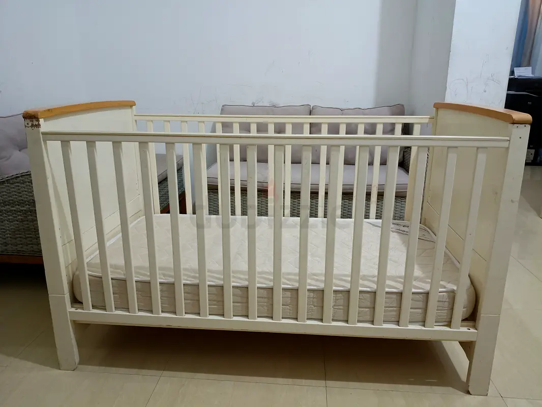 Gently Used Wooden Crib for Sale | dubizzle Abu Dhabi
