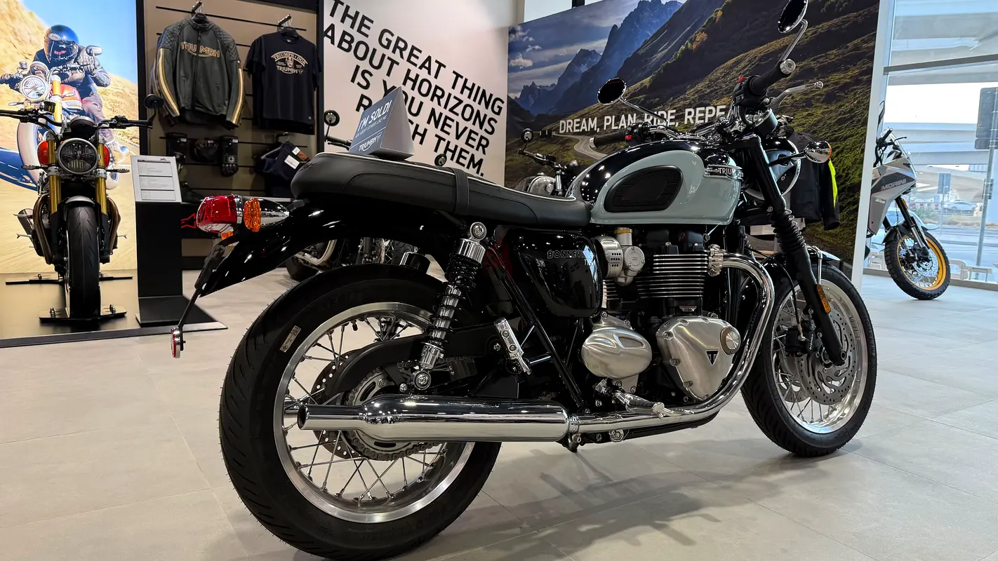 Own a timeless icon — almost new Triumph Bonneville T120 for sale ...