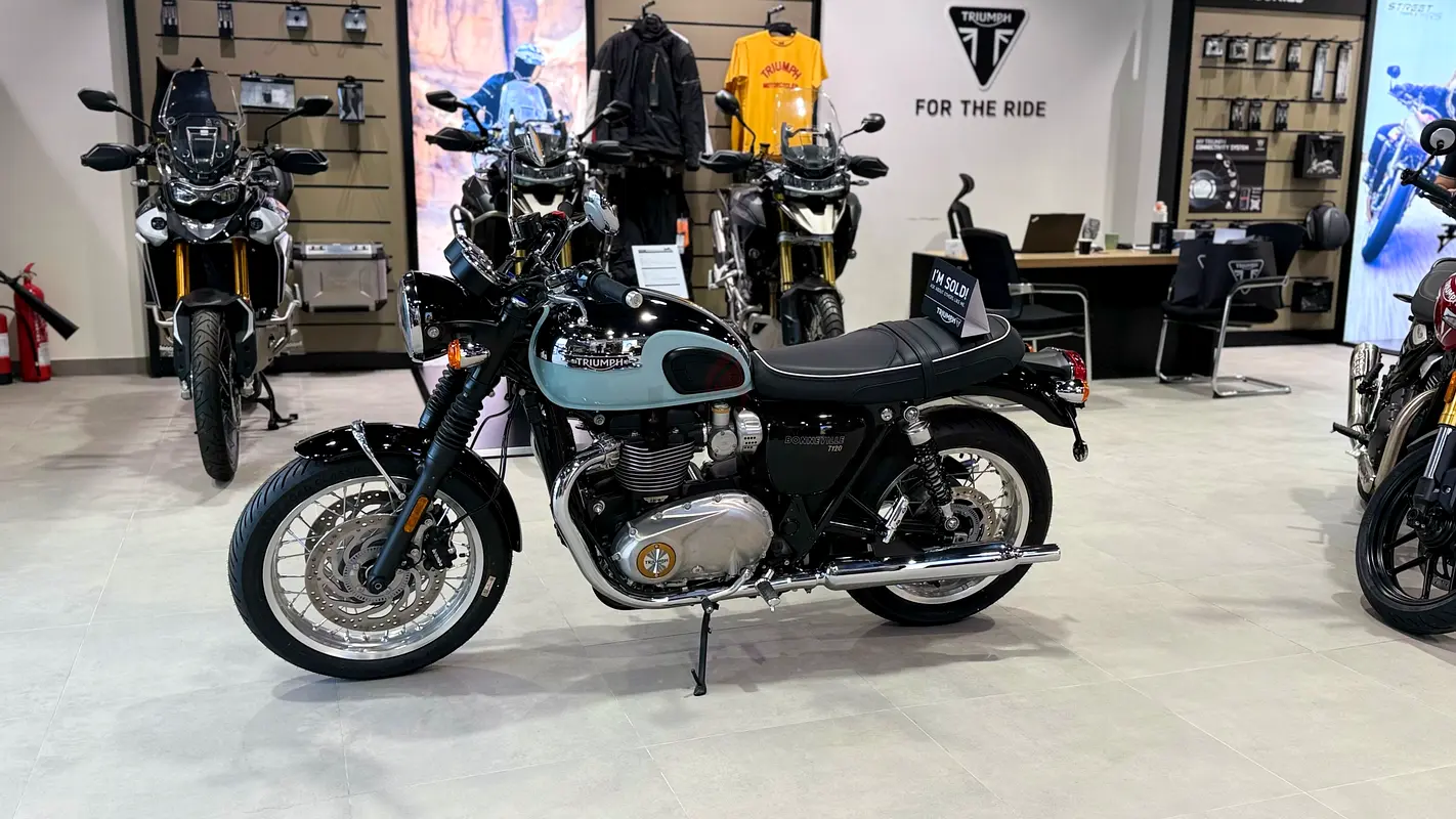 Own a timeless icon — almost new Triumph Bonneville T120 for sale ...