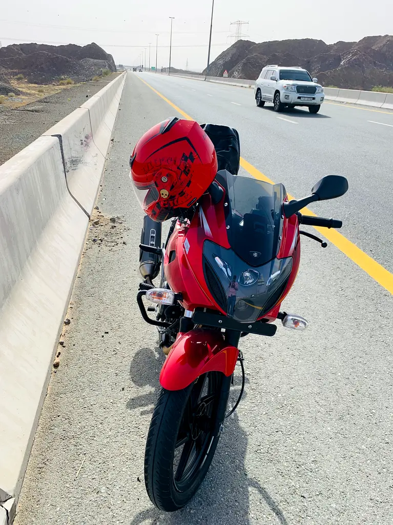 Bajaj Pulsar 220cc Personal Bike (Not Delivery) Best Looking Bike in less price | dubizzle