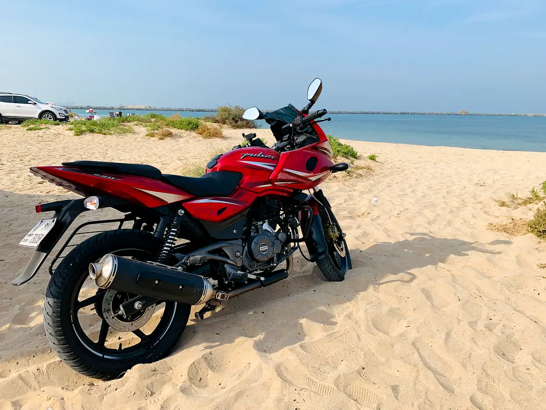 Bajaj Pulsar 220cc Personal Bike (Not Delivery) Best Looking Bike in less price | dubizzle