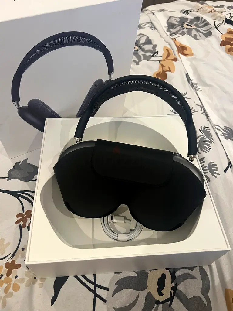 Airpod max lightning | dubizzle Dubai