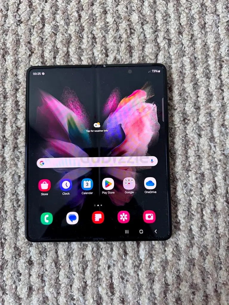 Mint cond. Samsung Galaxy Z Fold 3 5G (256GB) - Phonebot | dubizzle Dubai